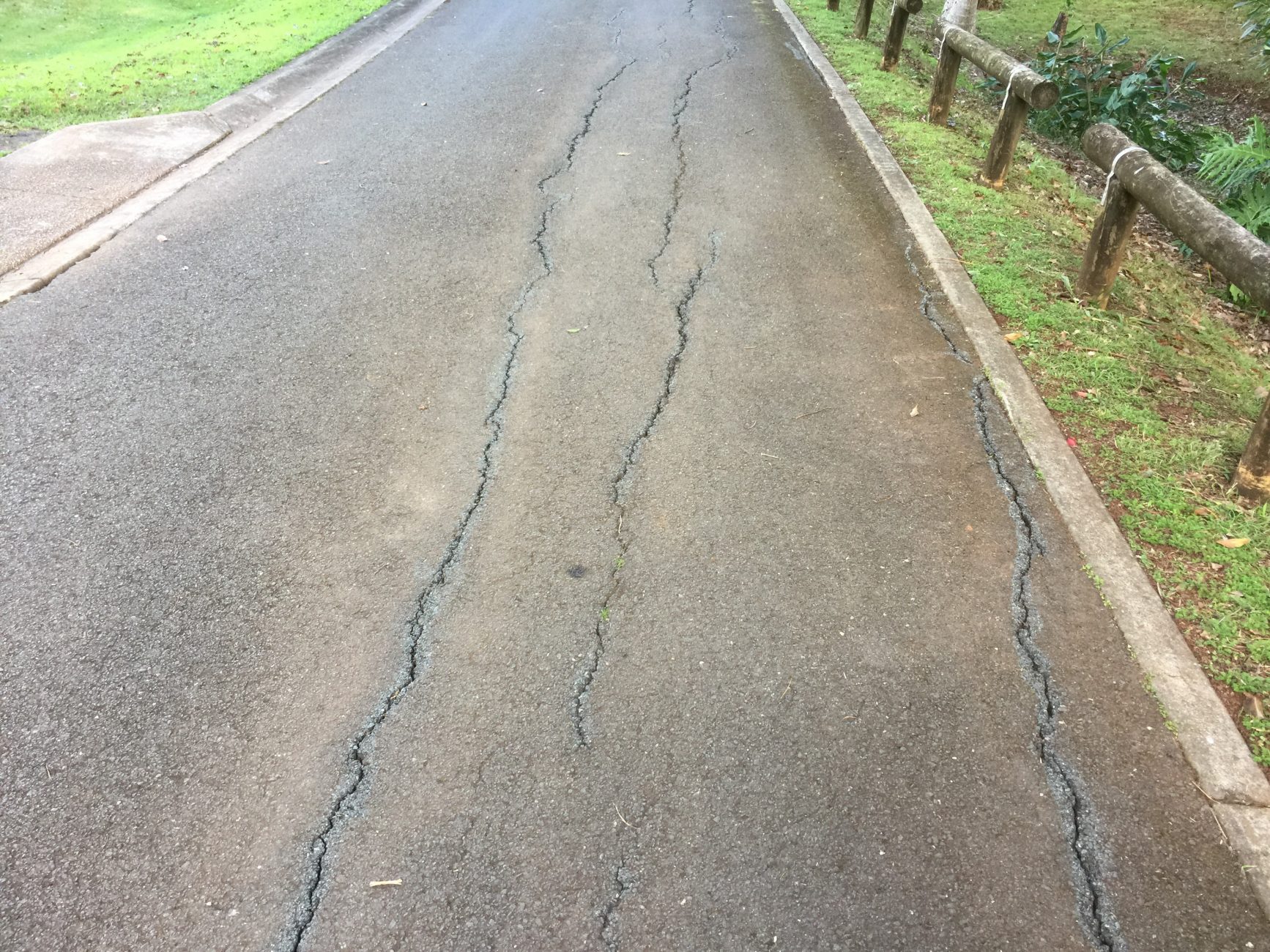 Crack Sealing – Bitumen Sunshine Coast Crack Sealing – Bitumen Sunshine Coast